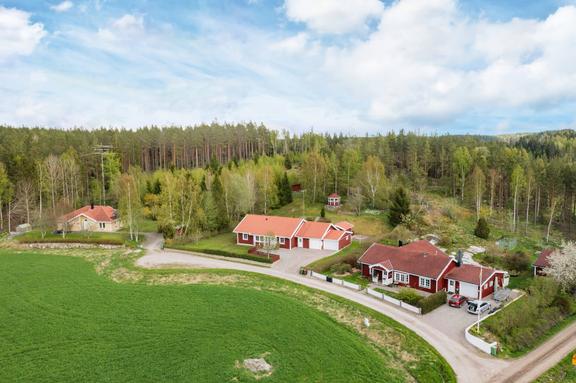 Villor, kedjehus, parhus och radhus till salu i Nyköping – Booli